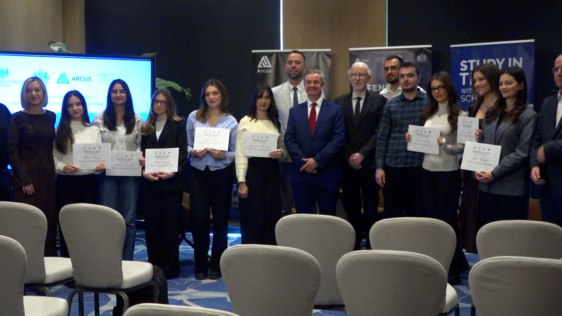 10 vajza certifikohen në siguri kibernetike, Kosova drejt forcimit të ...