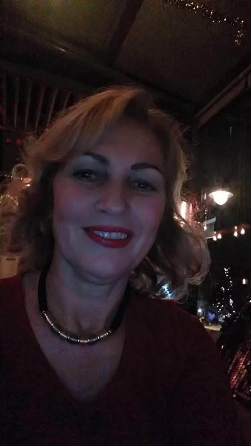 E shtuna poetike me poeten:-Elida PRIFTI - Qendra Press