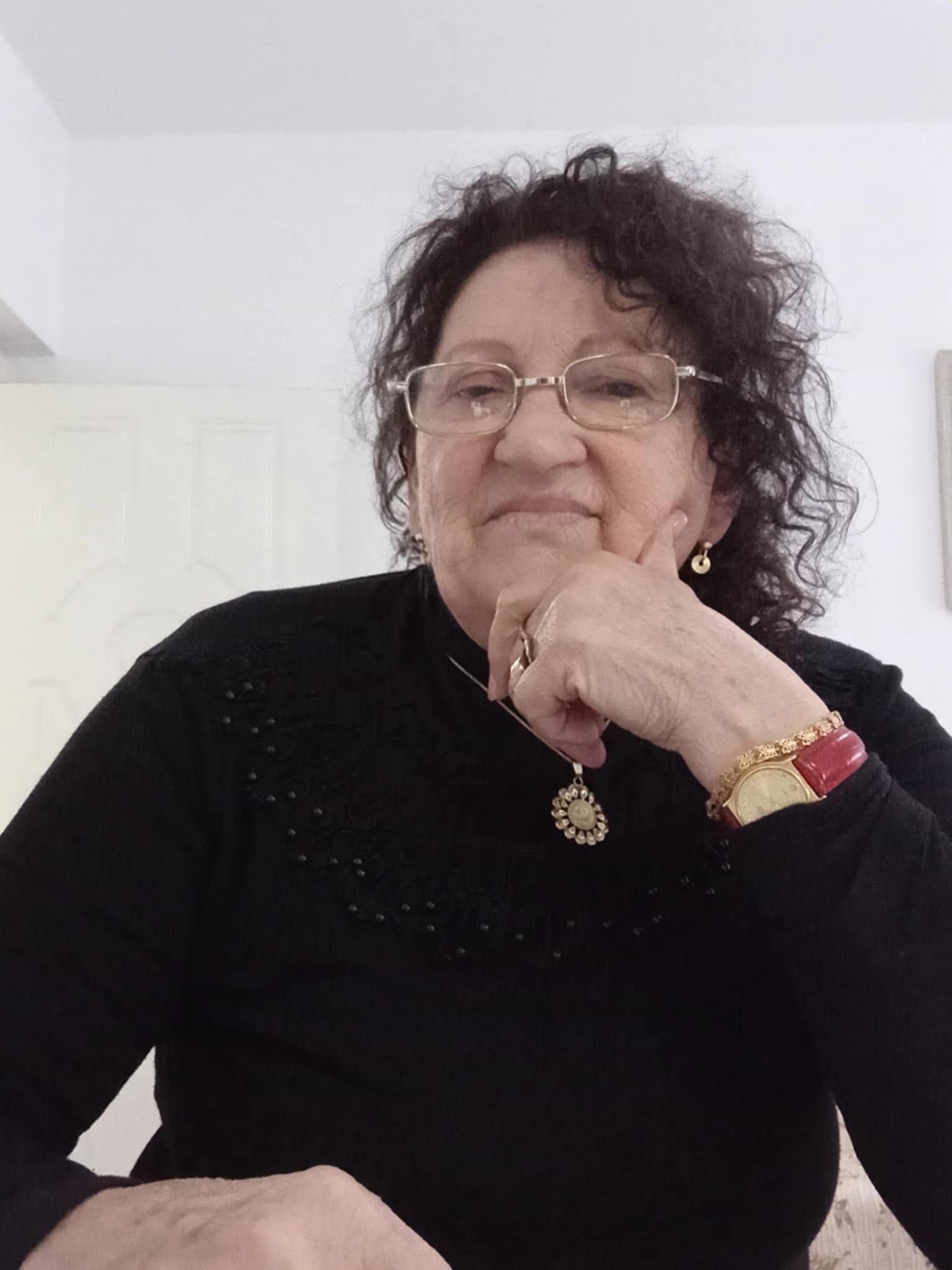 Çaste poetike me poeten;-Sanie Tushi RROKAJ - Qendra Press